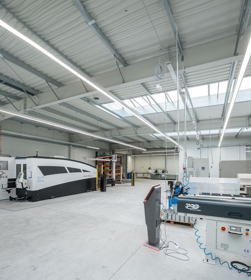 O nas - Spectra Lighting